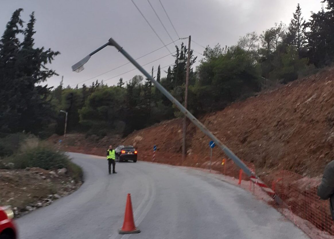 Επικίνδυνη κατάσταση στον δρόμο προς Σχιστό Κορυδαλλού