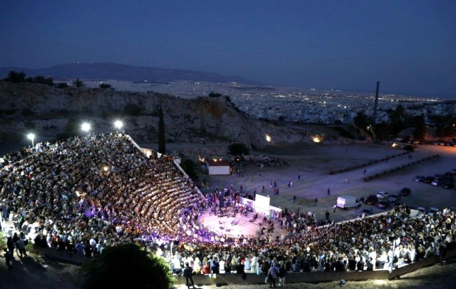Εντυπωσιακή η συναυλία μαθητών για τον Μίμη Πλέσσα