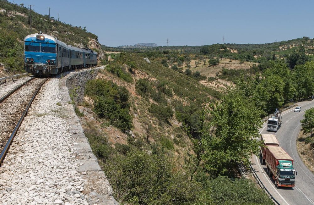 Κατάργησαν το τρένο στην Πελοπόννησο, ενώ οι Ελβετοί επενδύουν σταθερά ...